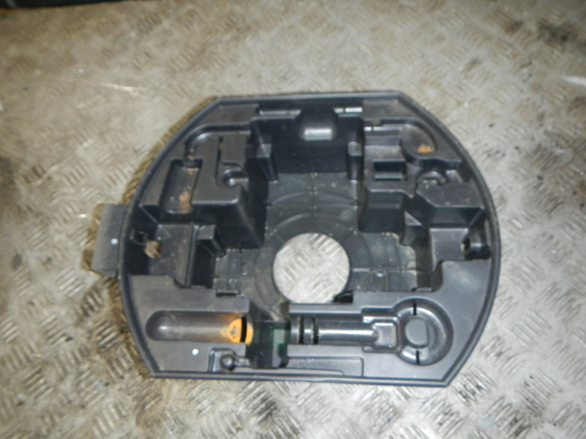 Б/У Ящик для инструментов, Citroen (Ситроен)-C4 (04-11) CITROEN C4 (04-11) Без повреждений. 515831 Peugeot-Citroen арт. ...