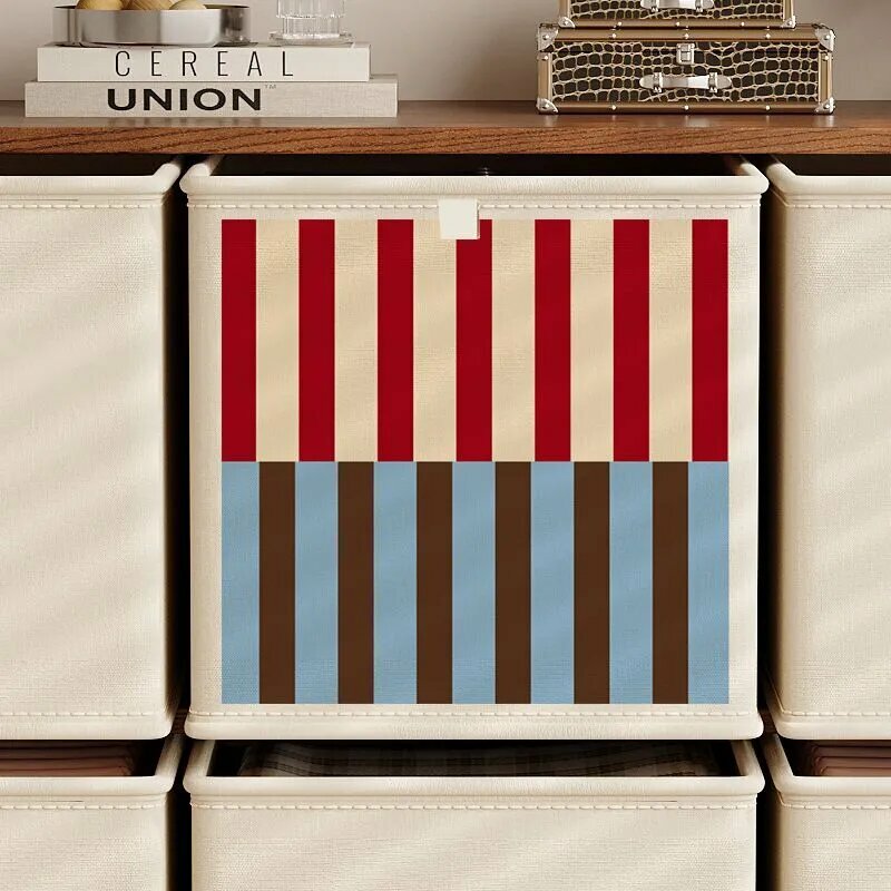 Коробка для хранения длина 33 см, ширина 33 см, высота 33 см.