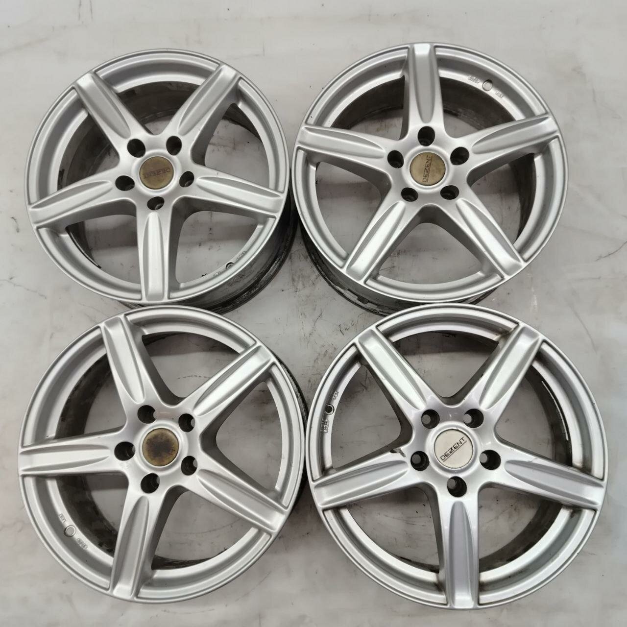 Колесные диски Dezent 17x7 PCD 5x114.3 D71.6 ET48 (Реплика)