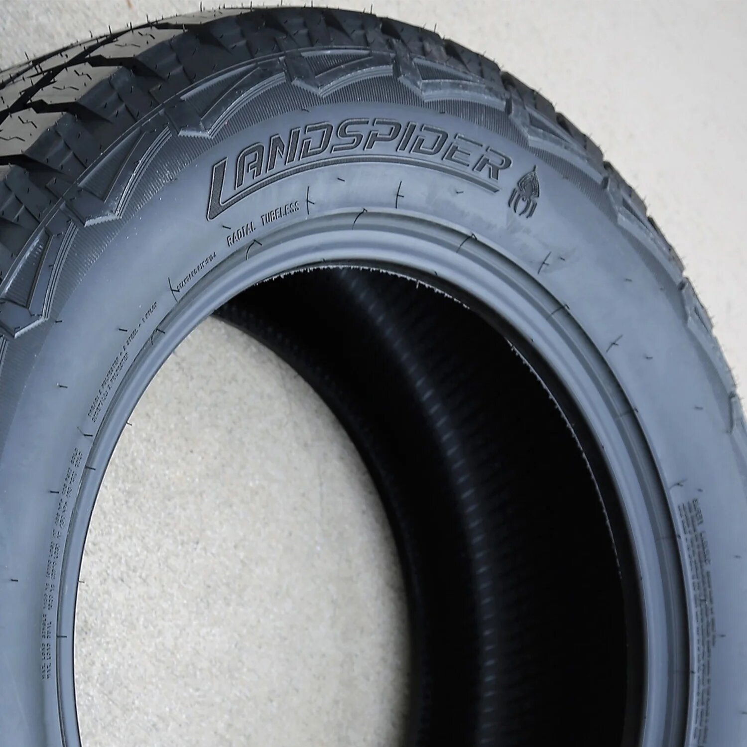 Шина LANDSPIDER Wildtraxx A/T, летняя, 285/75, R16C, TL, 126/123S, высота профиля 75 1 шт.