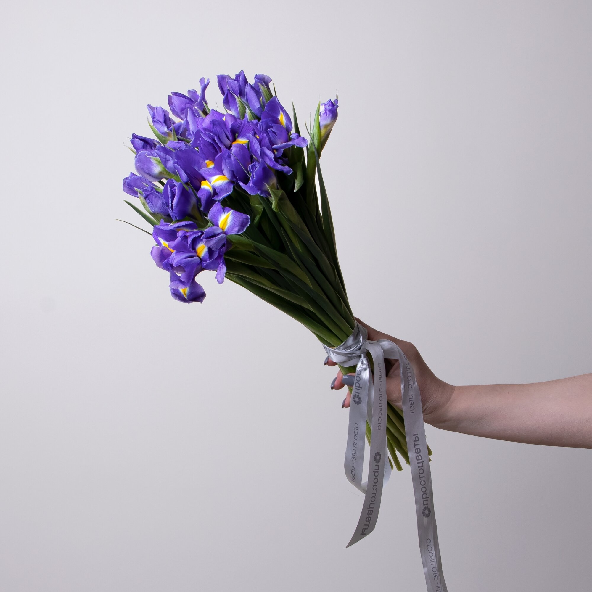 Букет Ирис "Блу Мэджик" 27 шт Высота 50 см под ленту от "Простоцветы"