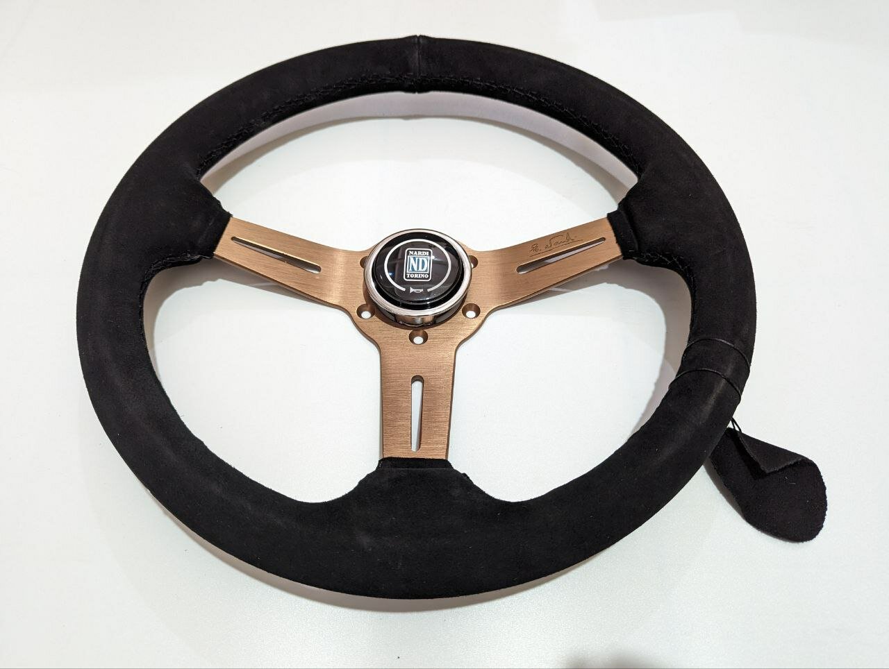 Гоночный руль из натуральной замши