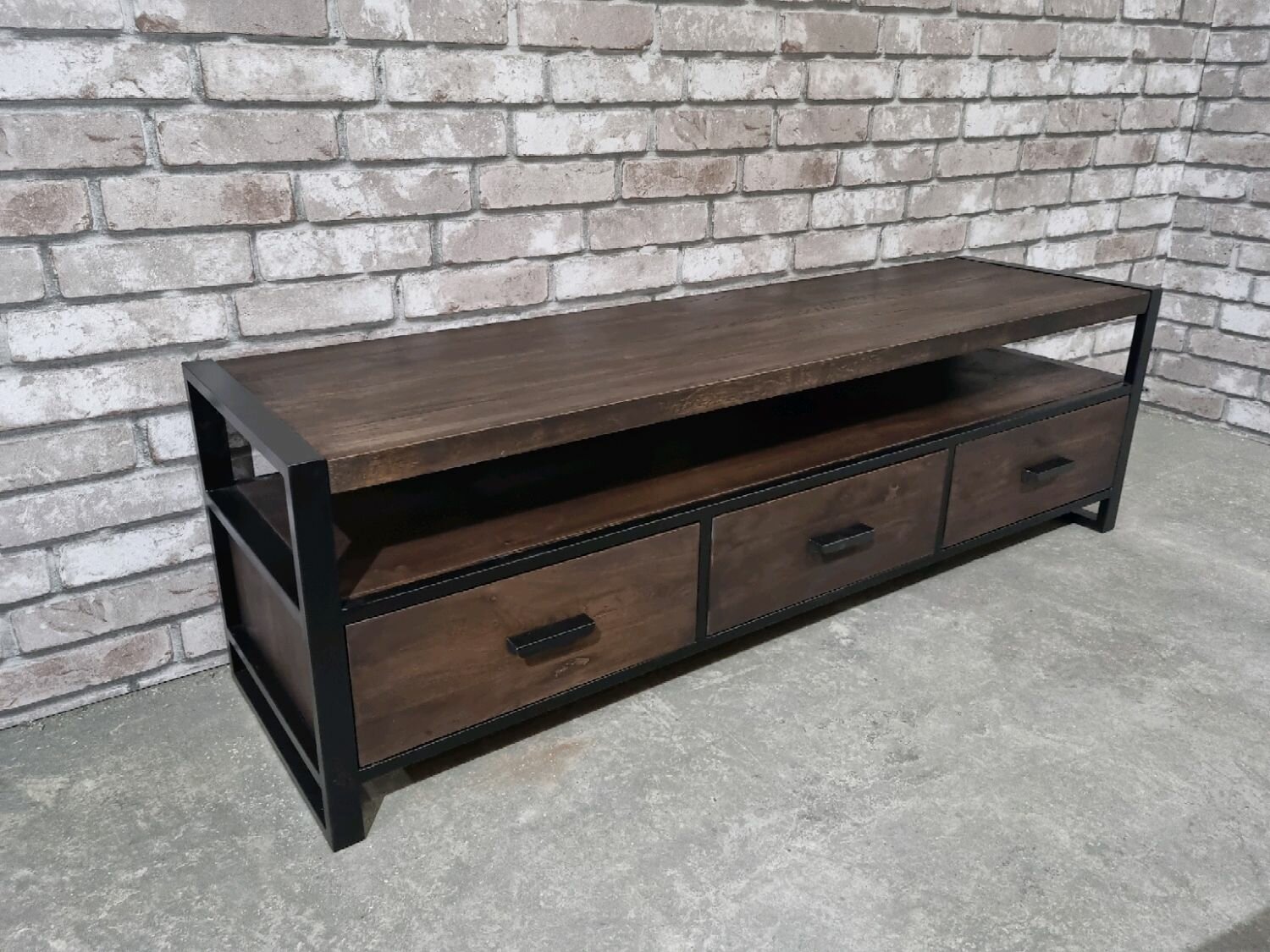 Тумба лофт под телевизор Raka-66, с 3 ящиками, для гостиной, для офиса, для спальни, с размерами 150х50х40 см