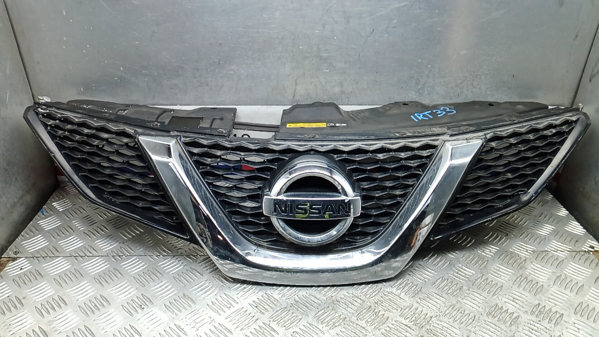 Решетка радиатора NISSAN QASHQAI J11, Номер 623104EA0A