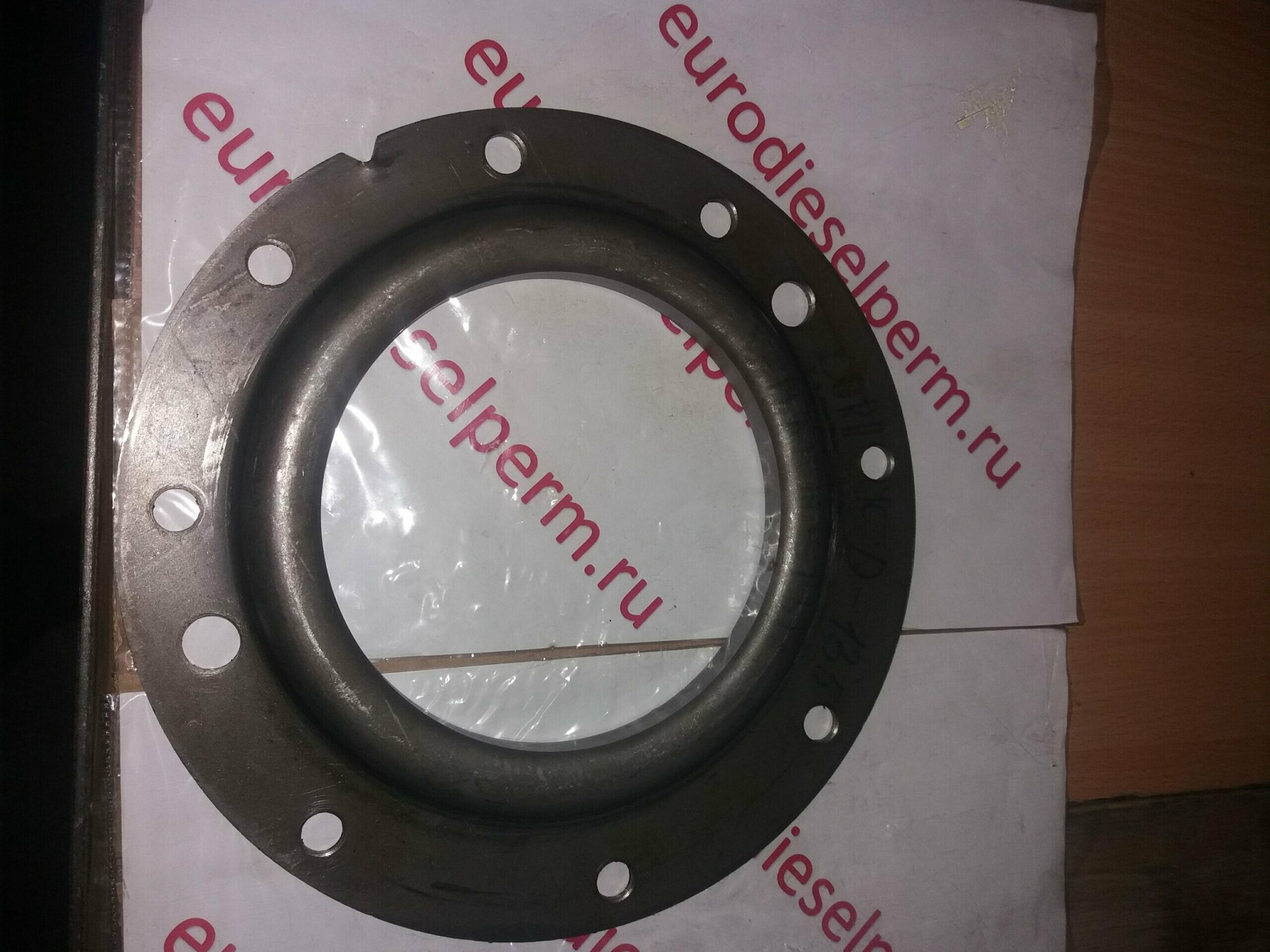 Корпус сальника заднего Д245 под 9-болтовый к/вал