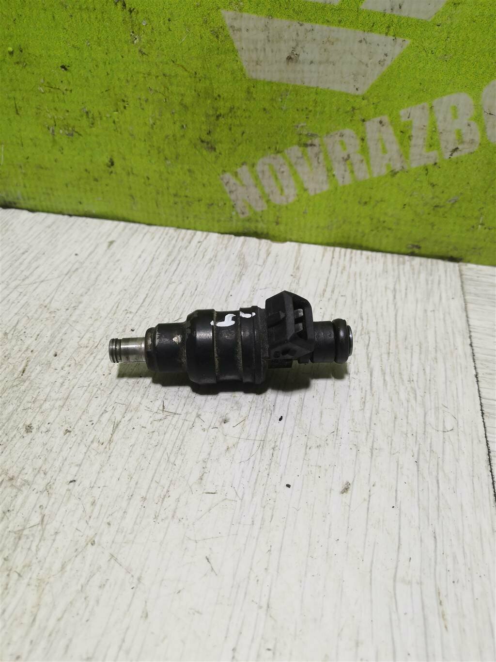 Форсунка инжекторная VW Passat B5 96-00