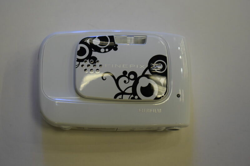 FUJI Фотоаппарат FUJIFILM FINEPIX Z30