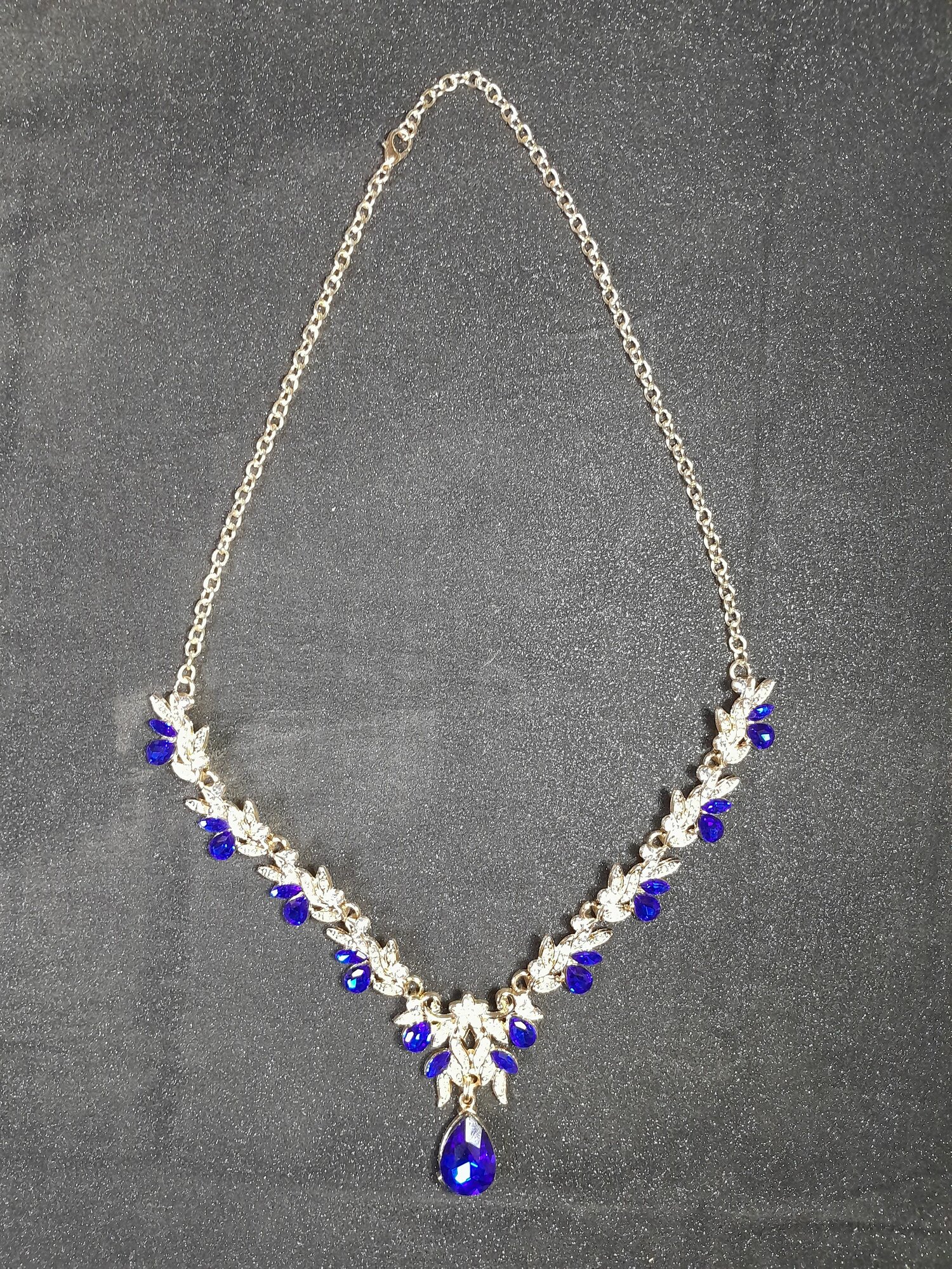 Комплект бижутерии: колье, стекло