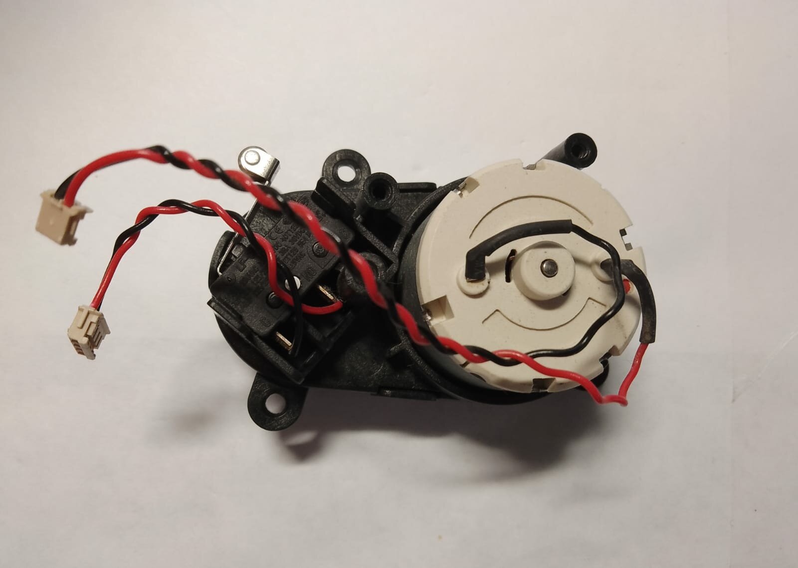 Двигатель боковой щетки правый (R) робота пылесоса Samsung VR05R5050WK/EV