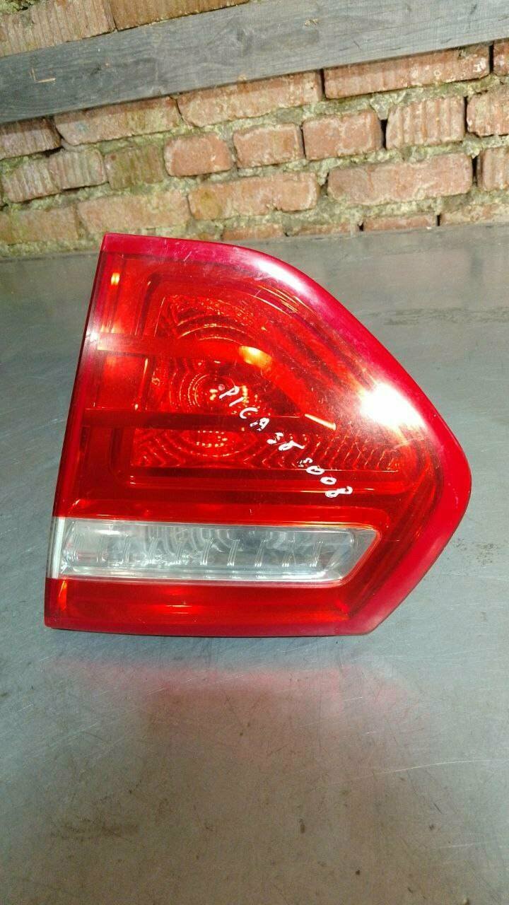 Фонарь крышки багажника правый Citroen C4 Picasso (2006 - 2013) 9653547677