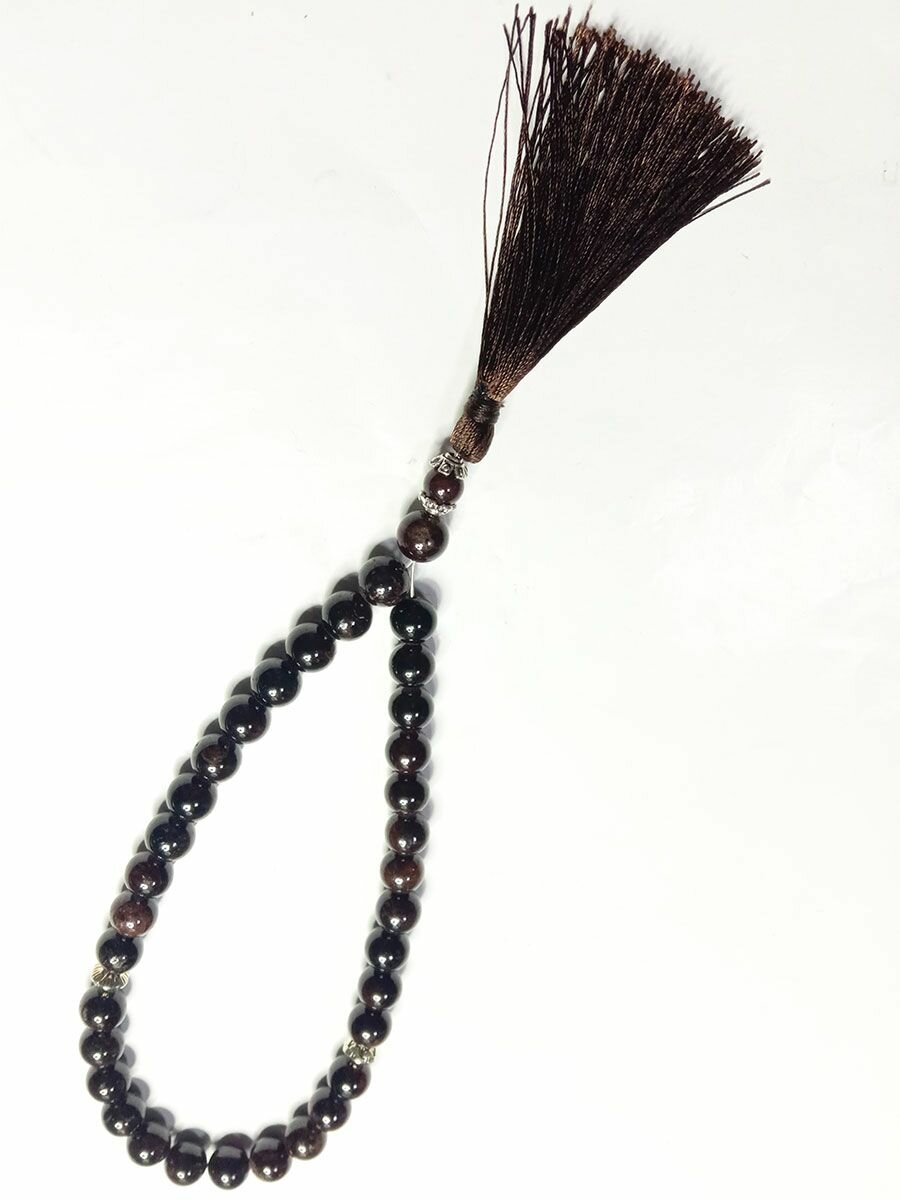 Мусульманские четки из граната, 33 бусины, диаметр 10 мм. в подарочной коробке.