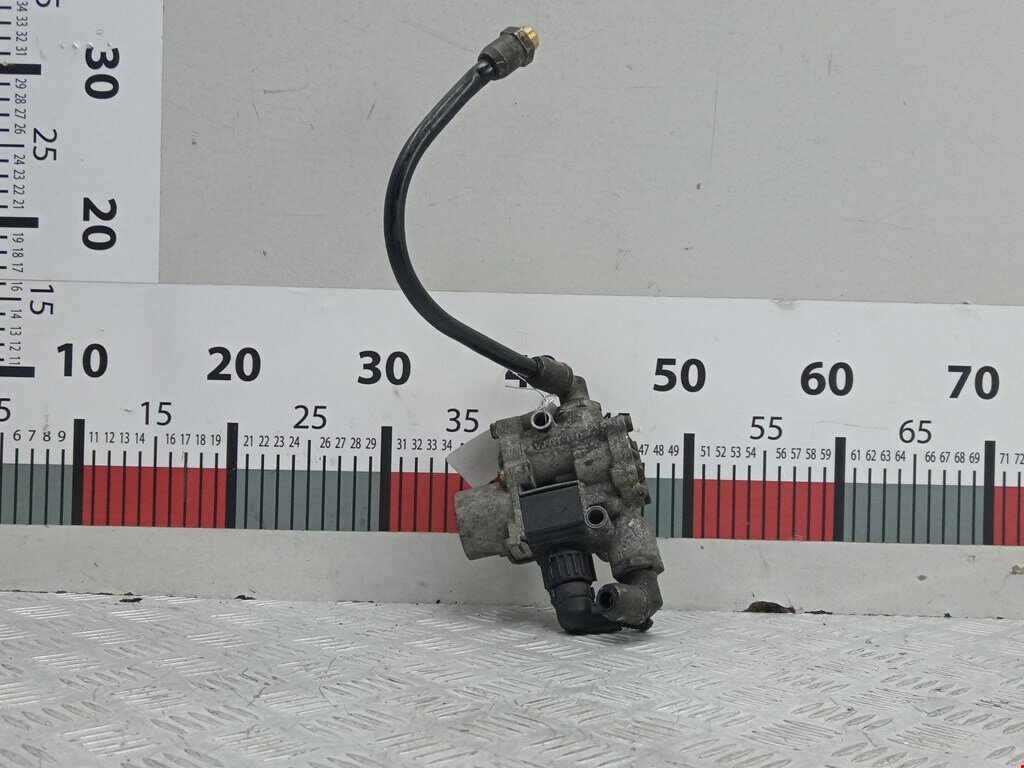 Кран тормозной главный (распределитель) Iveco EuroCargo 2 арт. 1917366