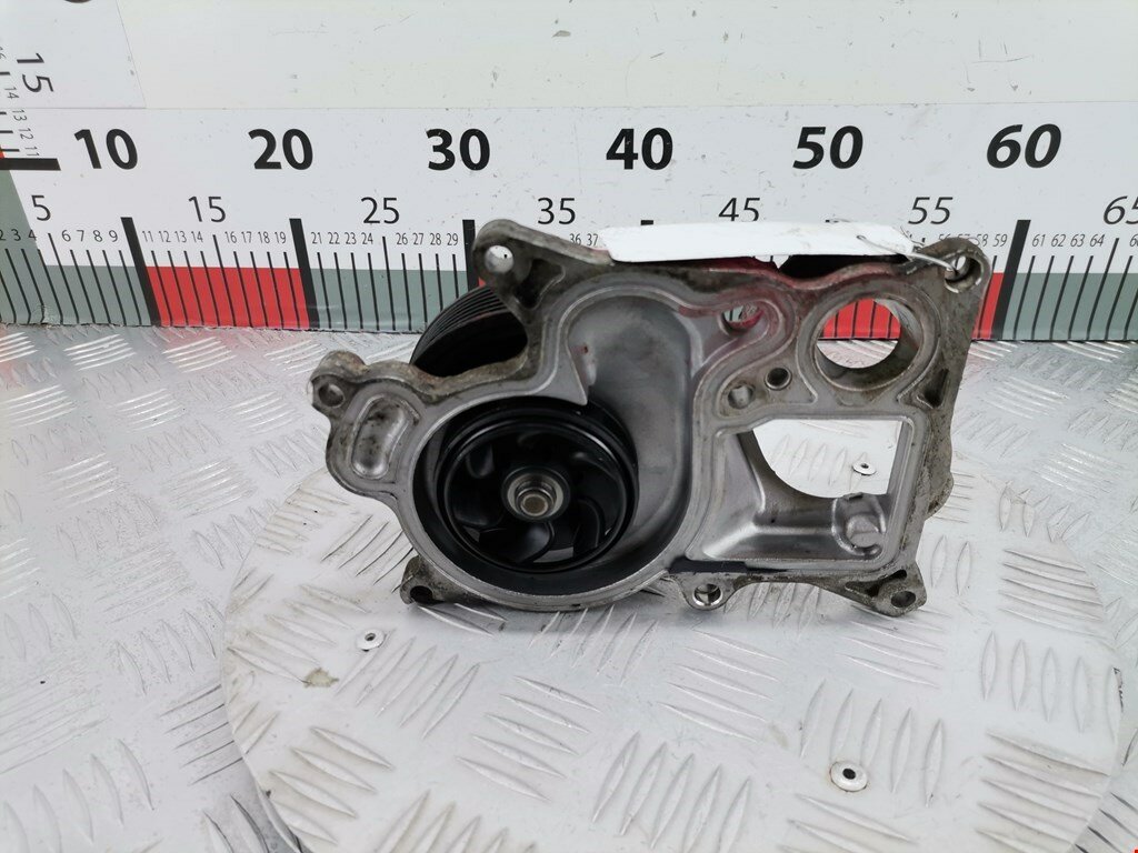 Насос водяной (помпа) BMW 5-Series (F07/F10/F11/F18) 11518516204 арт. 1789752
