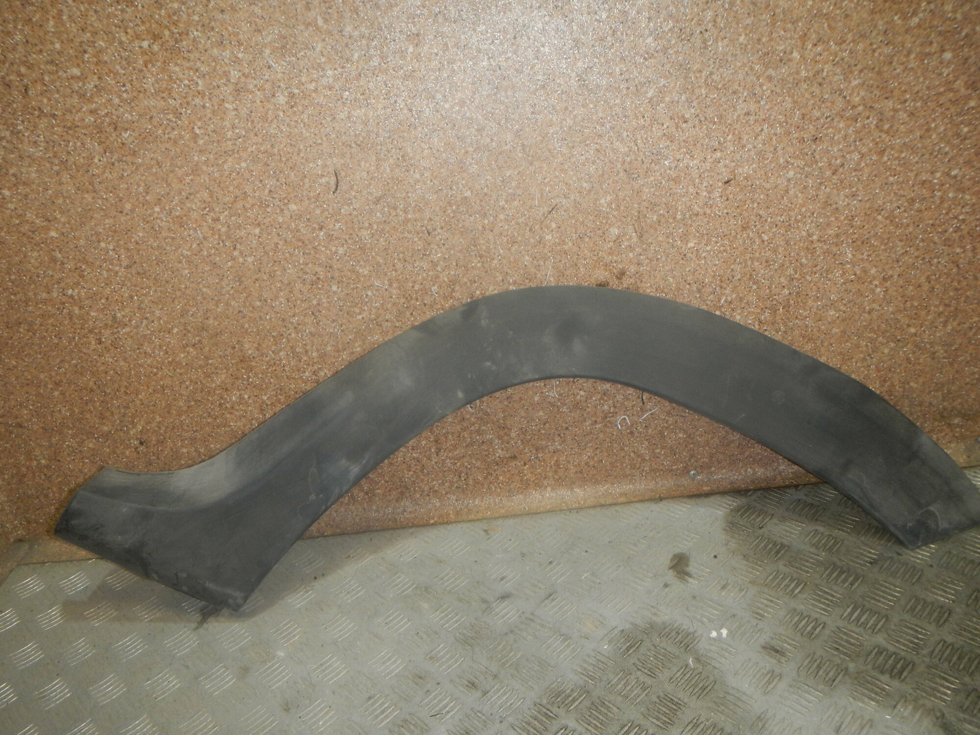 Б/У Накладка крыла заднего левого, Renault (Рено)-DUSTER (12-20) RENAULT DUSTER (12-20) Дубликат, царапины, деформирован...