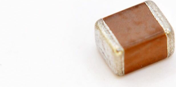 Конденсатор YAGEO CC1210KKX7R8BB106 Конденсатор керамический 25 В 10 мкФ 10П X7R 1210 -55.125 град. C 1шт