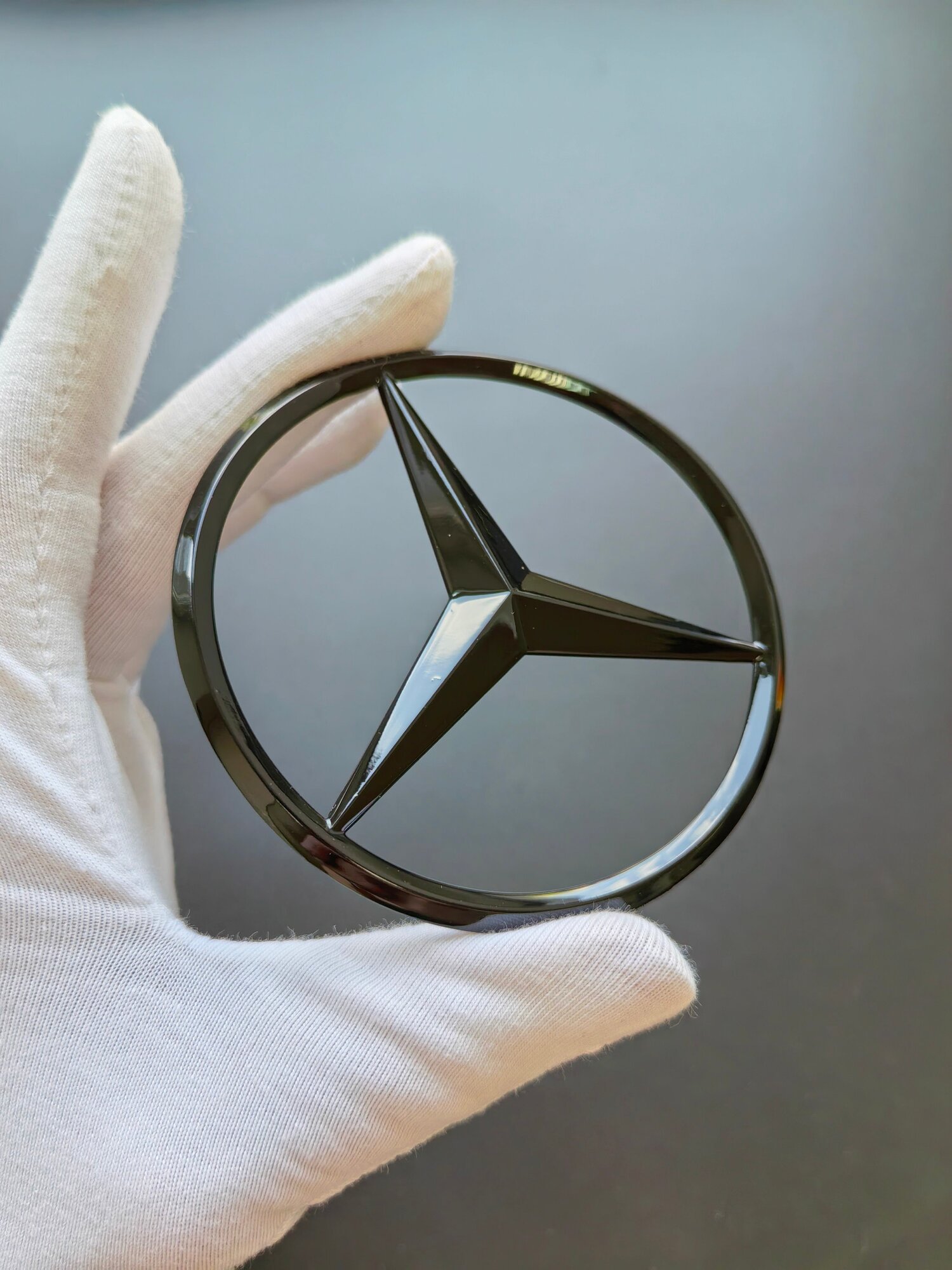 Эмблема на крышку багажника Мерседес 80мм 1шт. Шильдик значок для Mercedes A 222 817 00 16 черный глянец