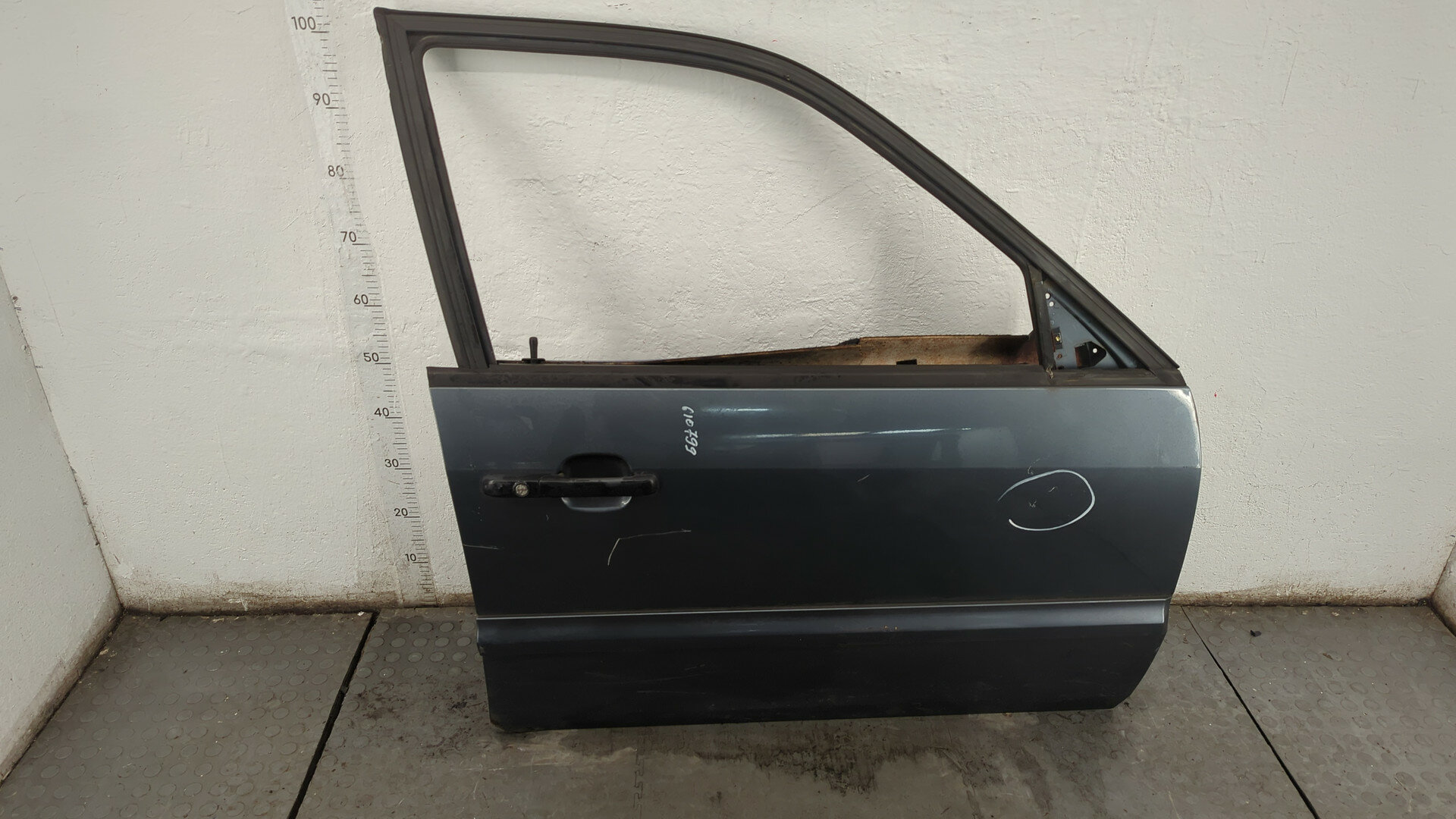Дверь боковая (легковая) правая передняя Volkswagen Passat 4 Б/У