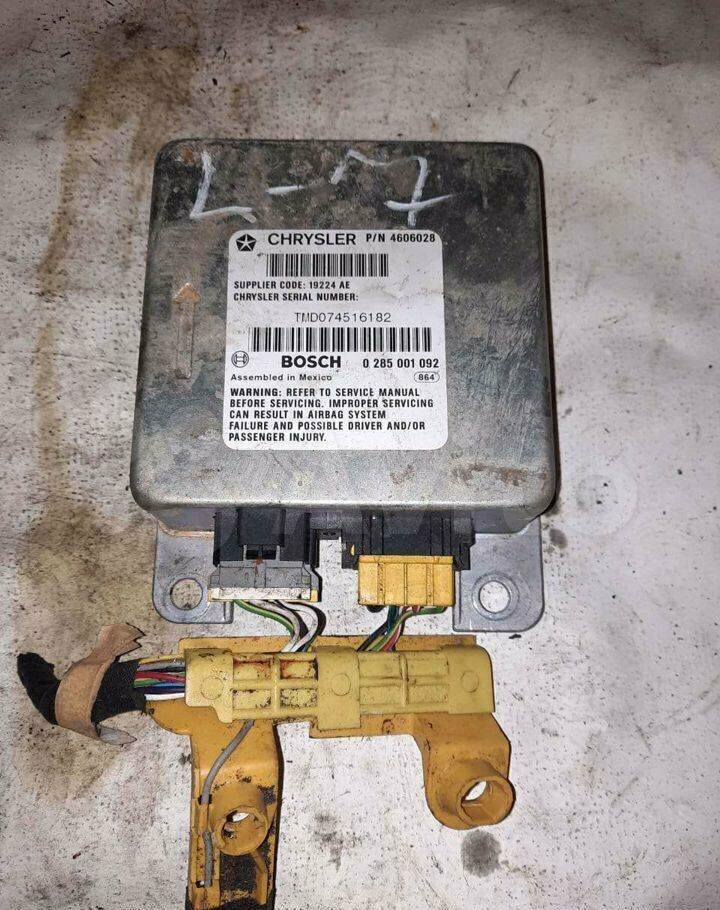 Блок управления airbag Chrysler Stratus 1999 4606028