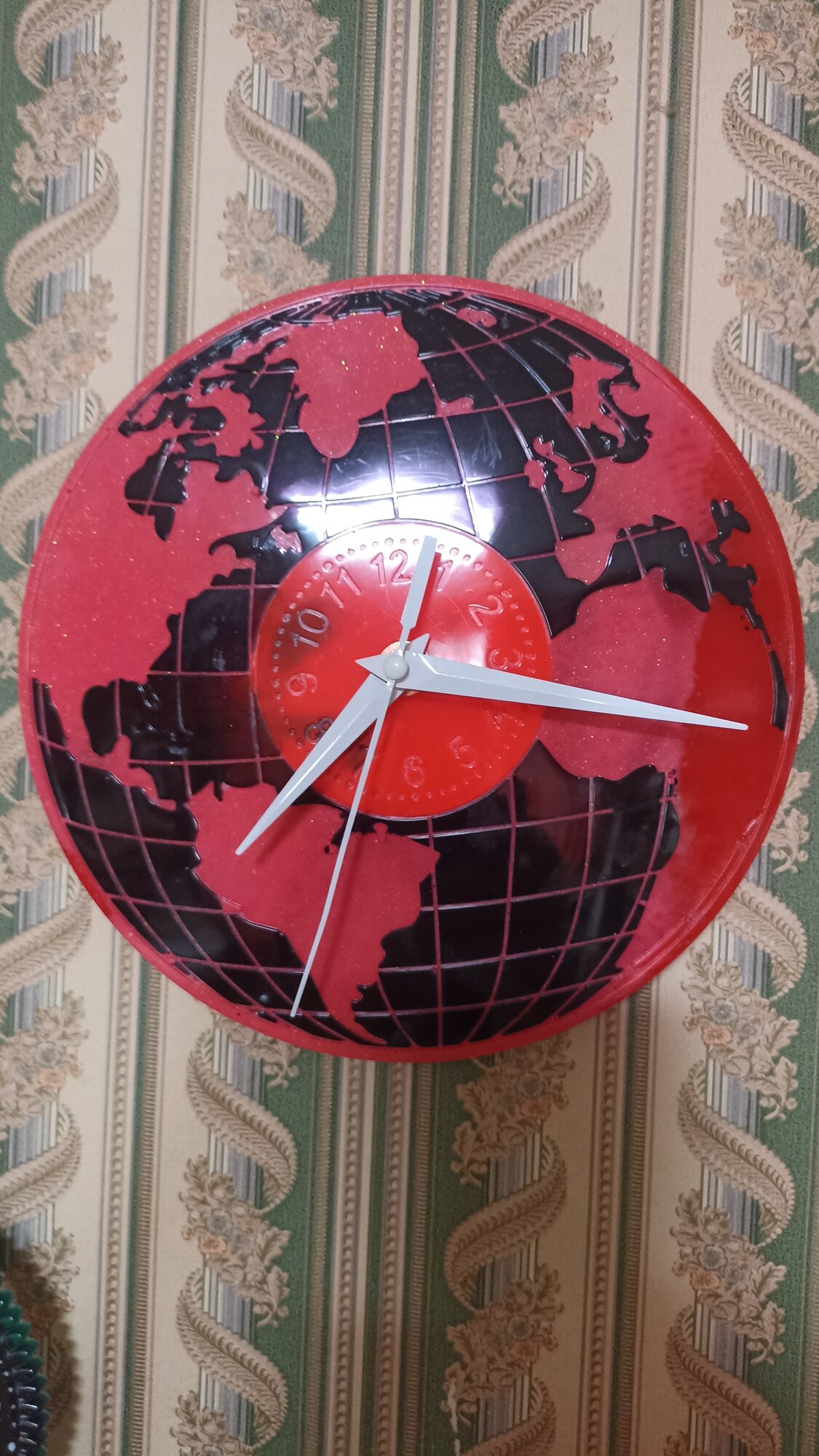 Часы настенные из эпоксидной смолы