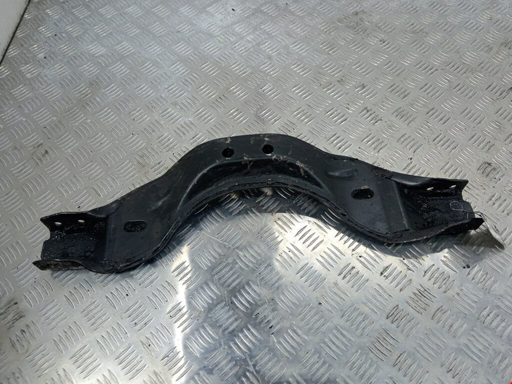 Кронштейн (крепление лапа траверса) кпп Opel Frontera A арт. 1923707