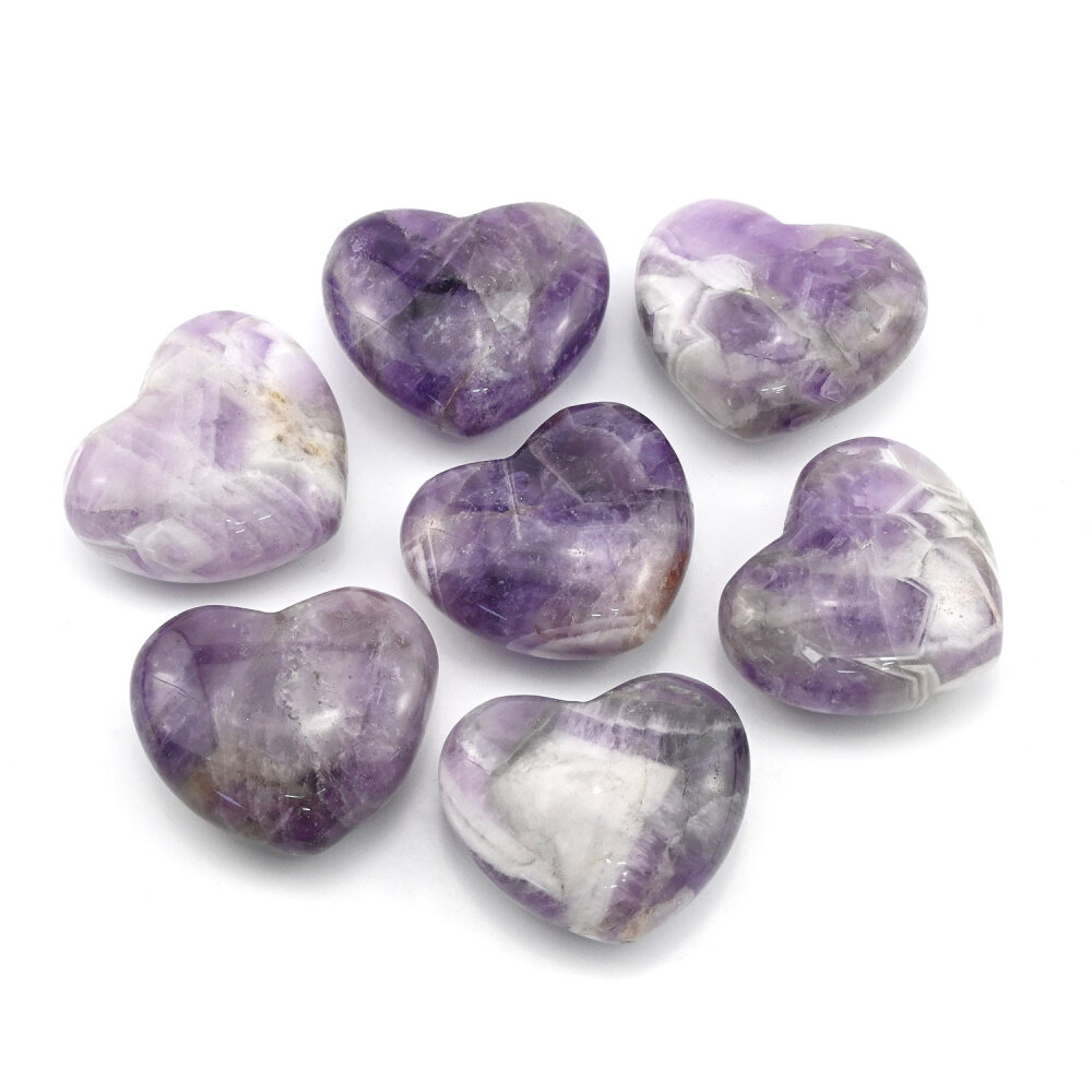 Сердце из аметиста шевронного 38*34*15мм .