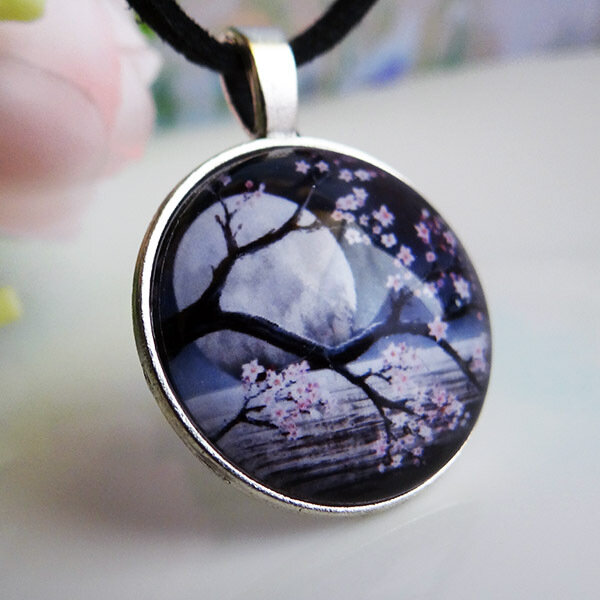 Колье, стекло