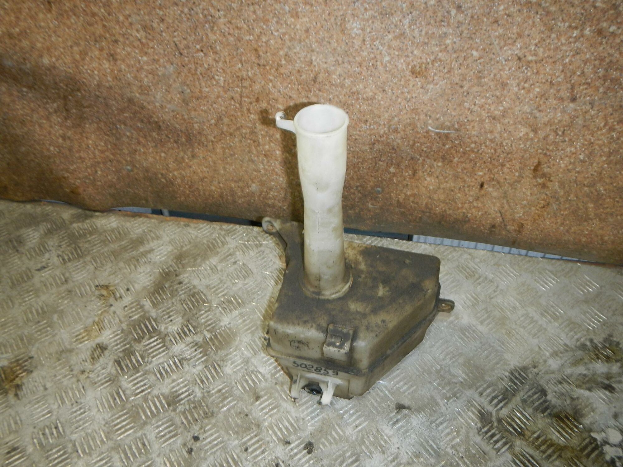 Б/У Бачок омывателя лобового стекла, Hyundai (Хендэ)-SONATA (01-12) HYUNDAI SONATA (01-12) Без повреждений. 502859 Hyund...