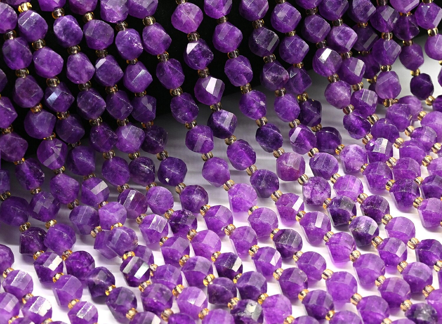 Бусины из кальцита шарик с гранями 8мм цв. аметист, 38мм, 38 бусин .