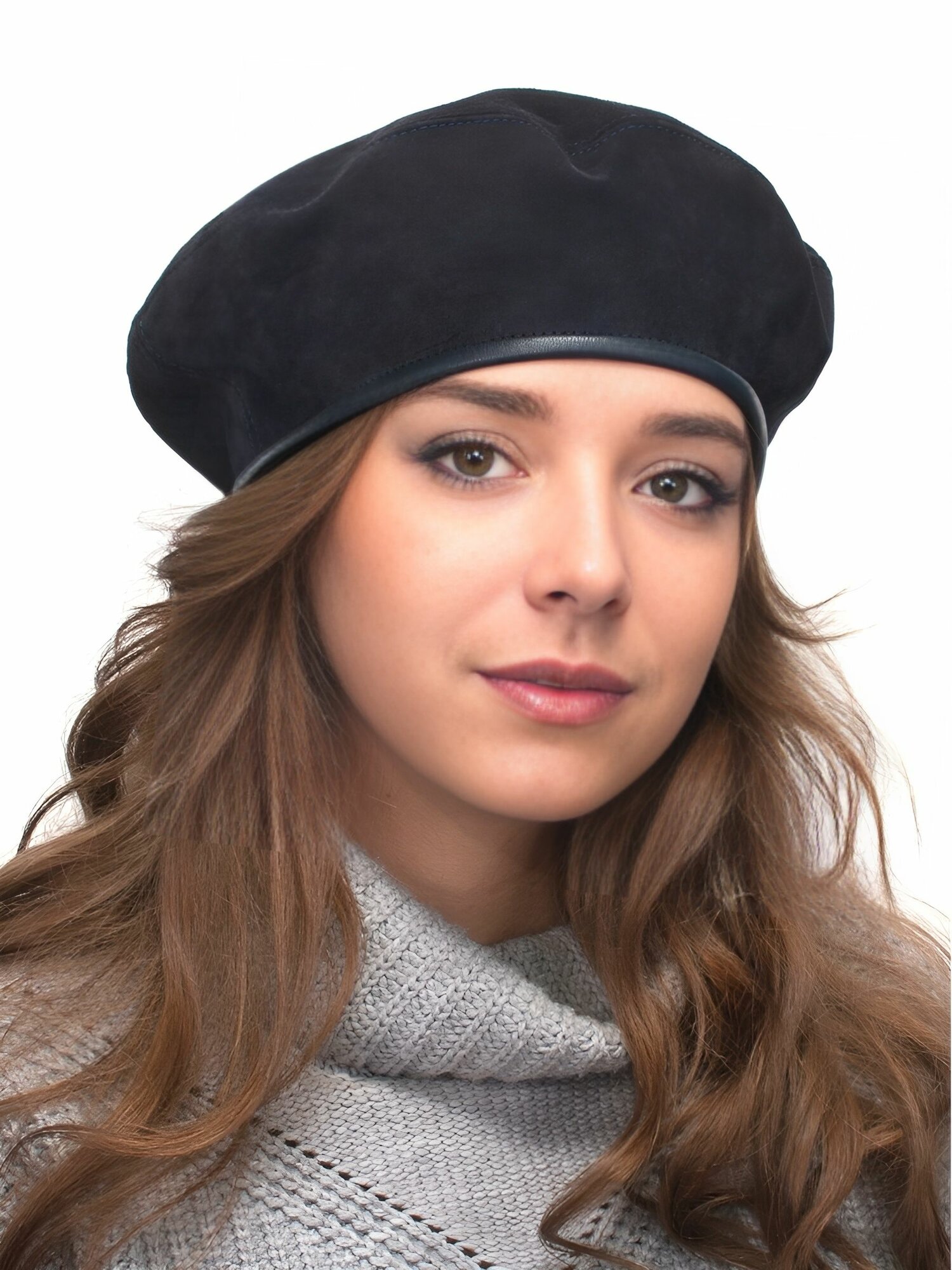 Берет из замши. Диаметр 27,5 см для женщин