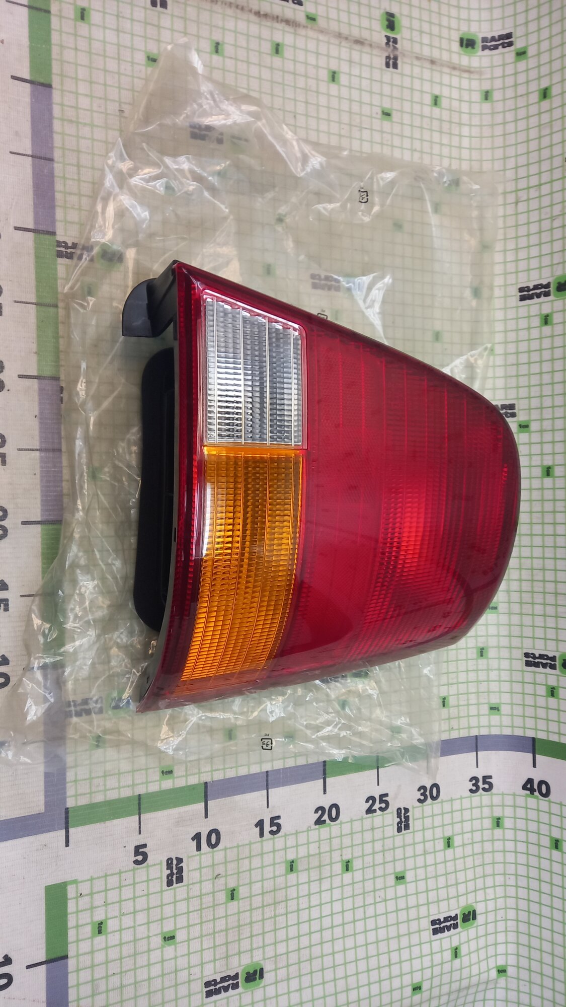 Фонарь задний правый Honda Shuttle