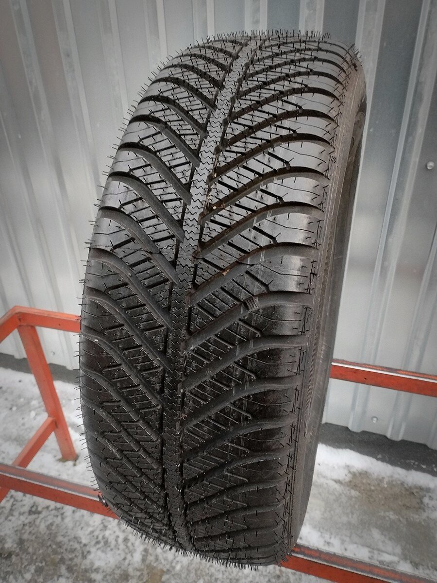 Автошина 205/60 R16 Goodyear Vector 4Seasons