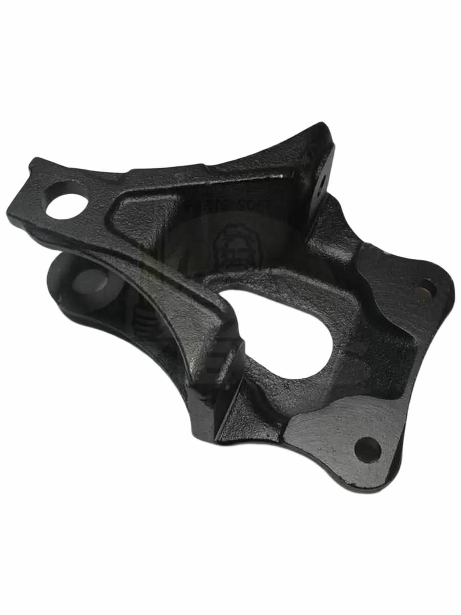 Кронштейн передней рессоры передний Isuzu Forward 5T 1533512330 1533512150 Zevs