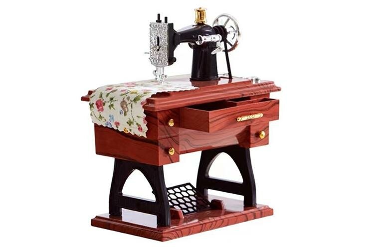 Швейная машина XINGSHENJIHUA на деревянной тумбе, коричневая