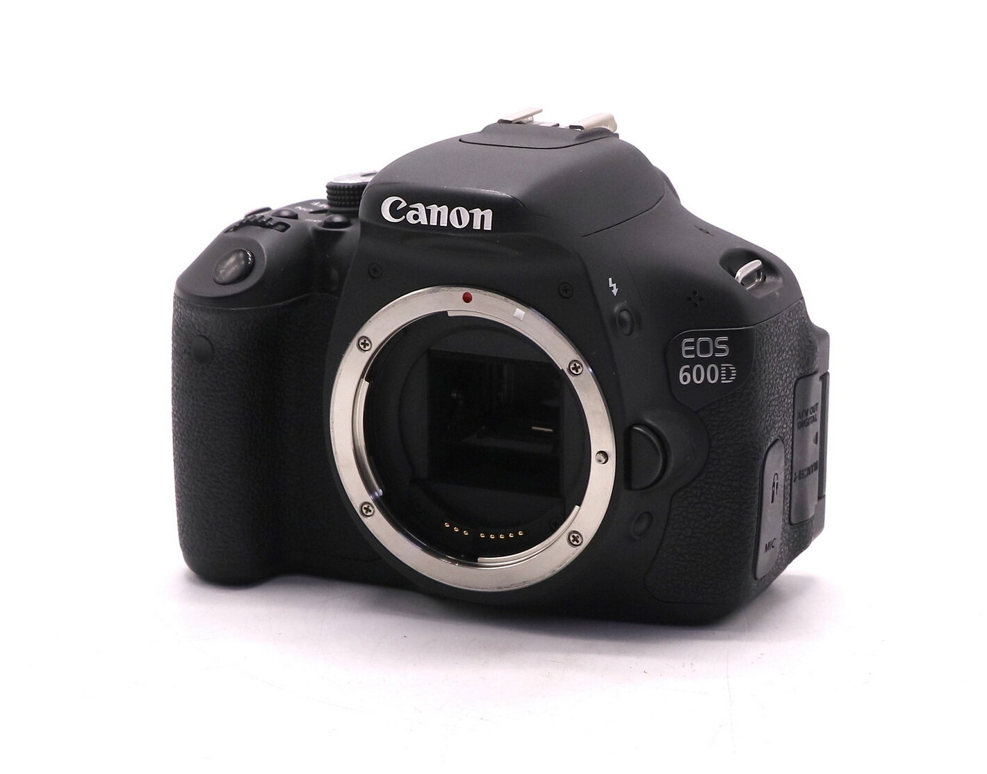 Canon EOS 600D body (пробег 9500 кадров)