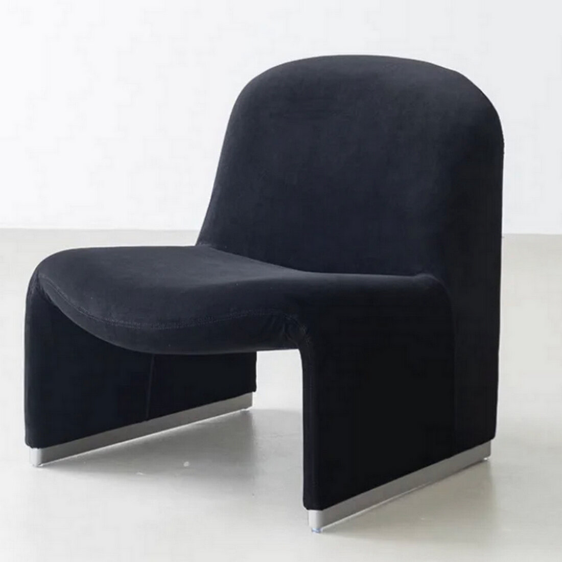 Кресло в стиле Fauteuil Alky (Ткань велюр/черный)