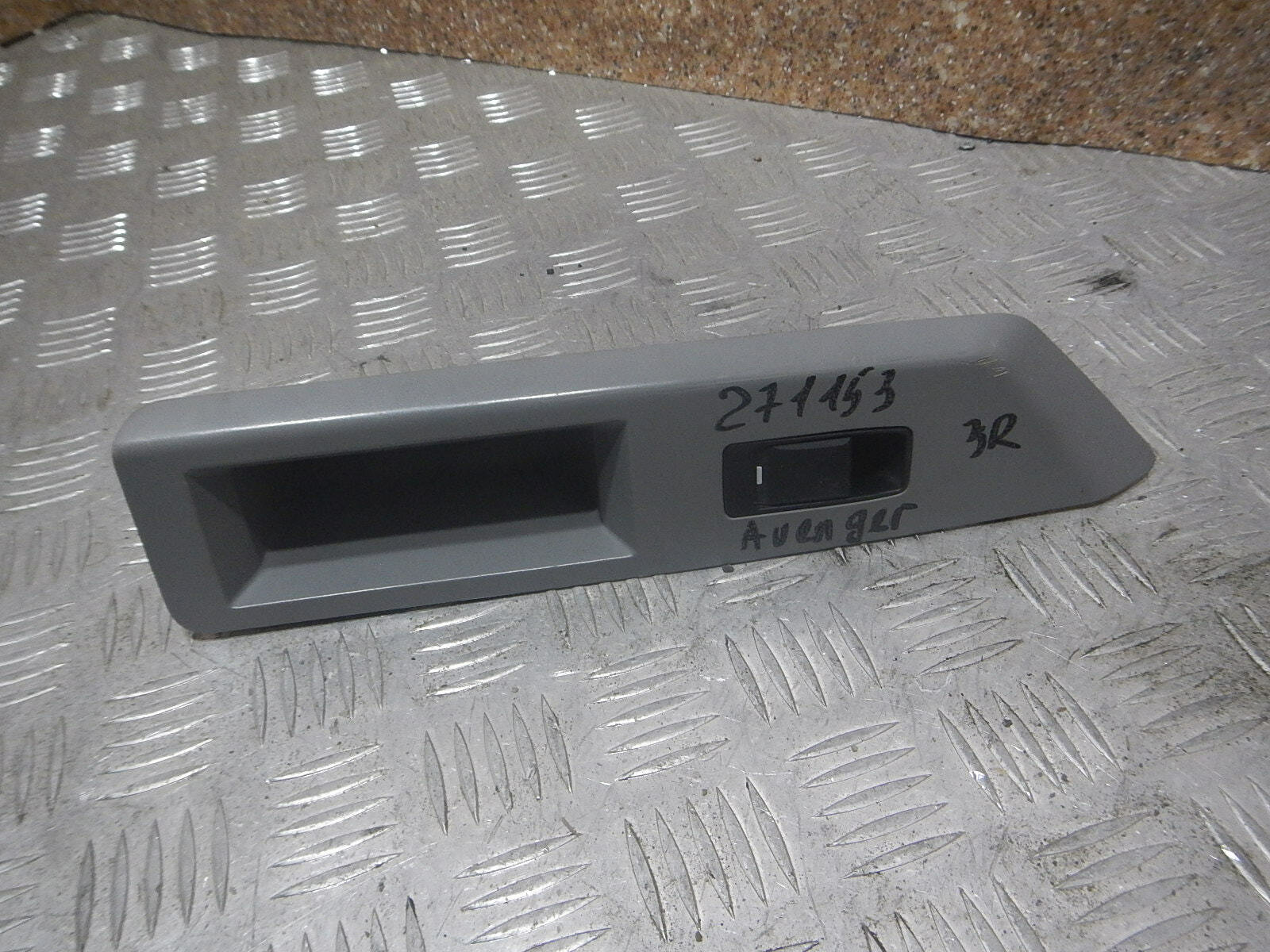 Б/У Блок управления стеклоподъемниками, Dodge (Додж)- AVENGER (07-) DODGE AVENGER (07-14) без видимых поврежденний. 2711...