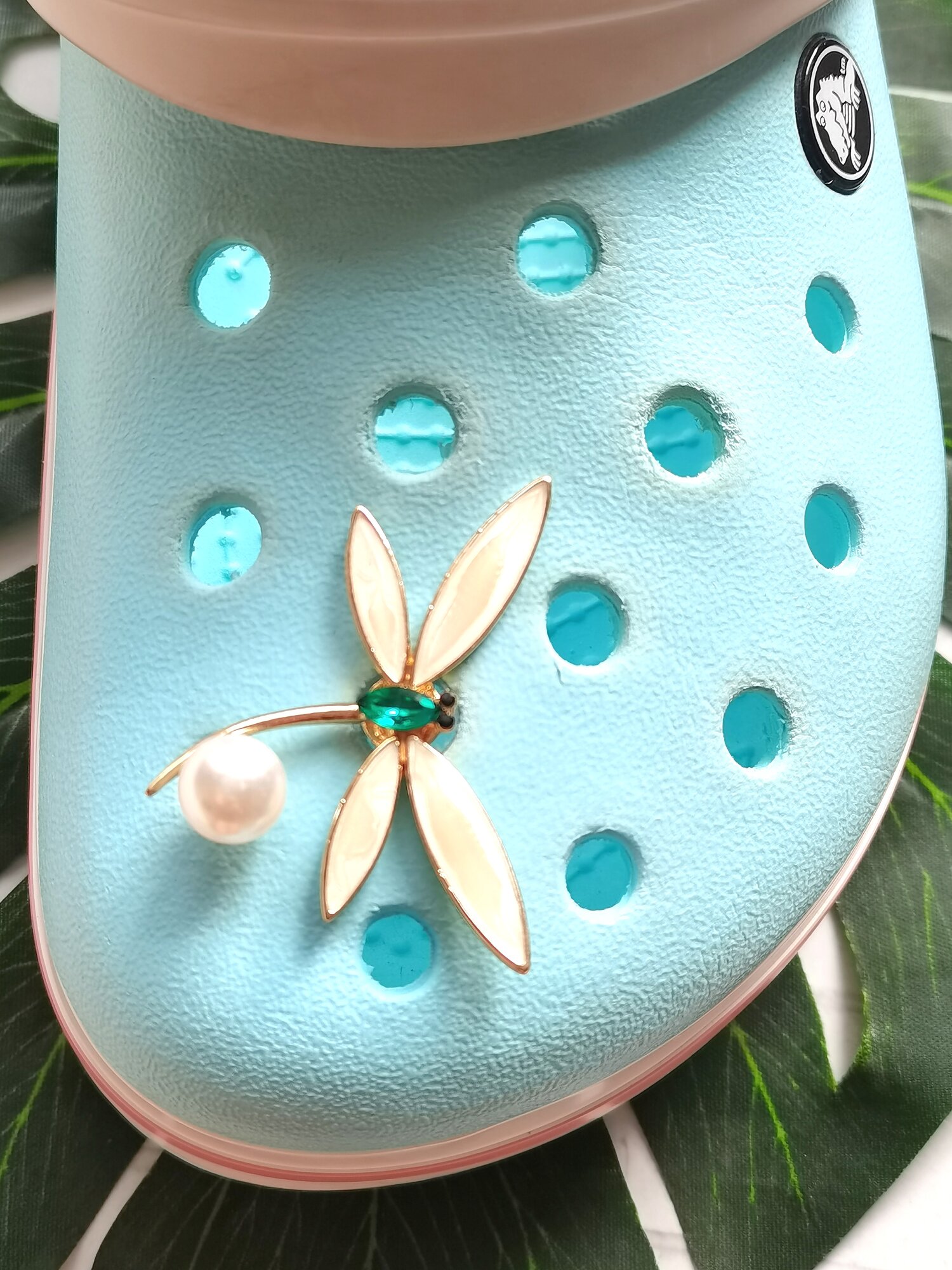 Джибитс на crocs стрекоза жемчужина стразы для женщин