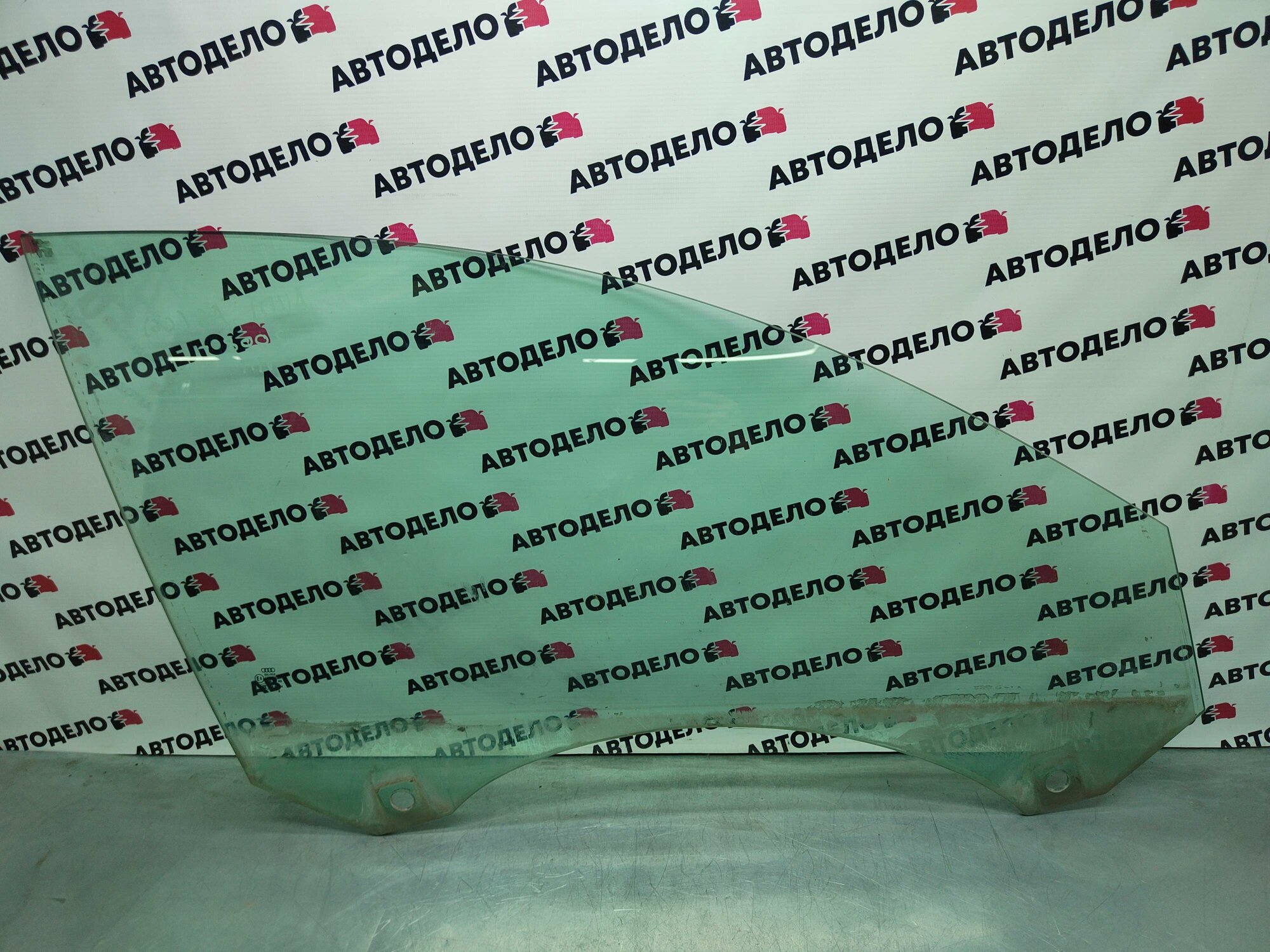 Стекло двери переднее правое Audi A6 (C6) 2008