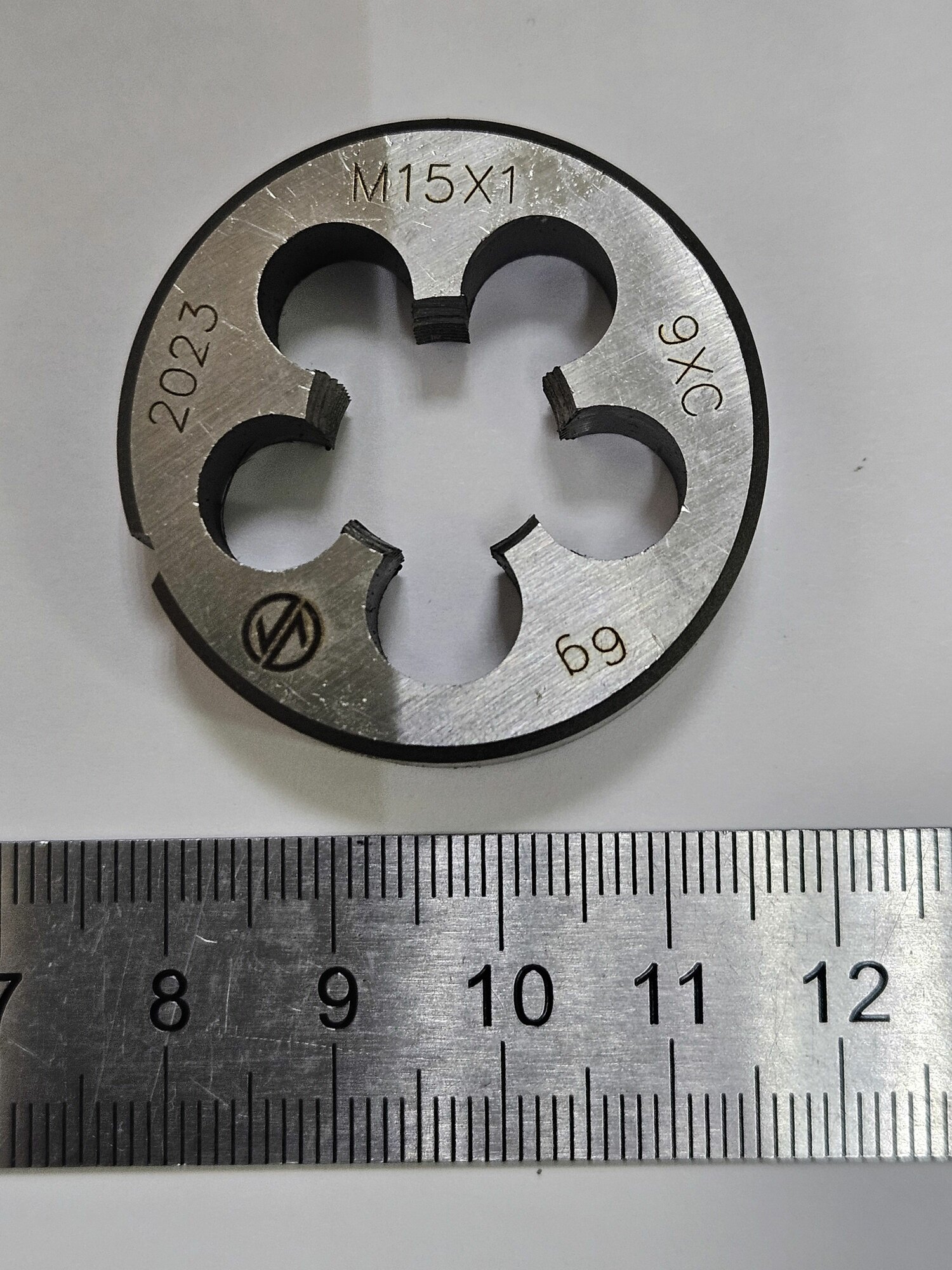 Плашка М15х1,0