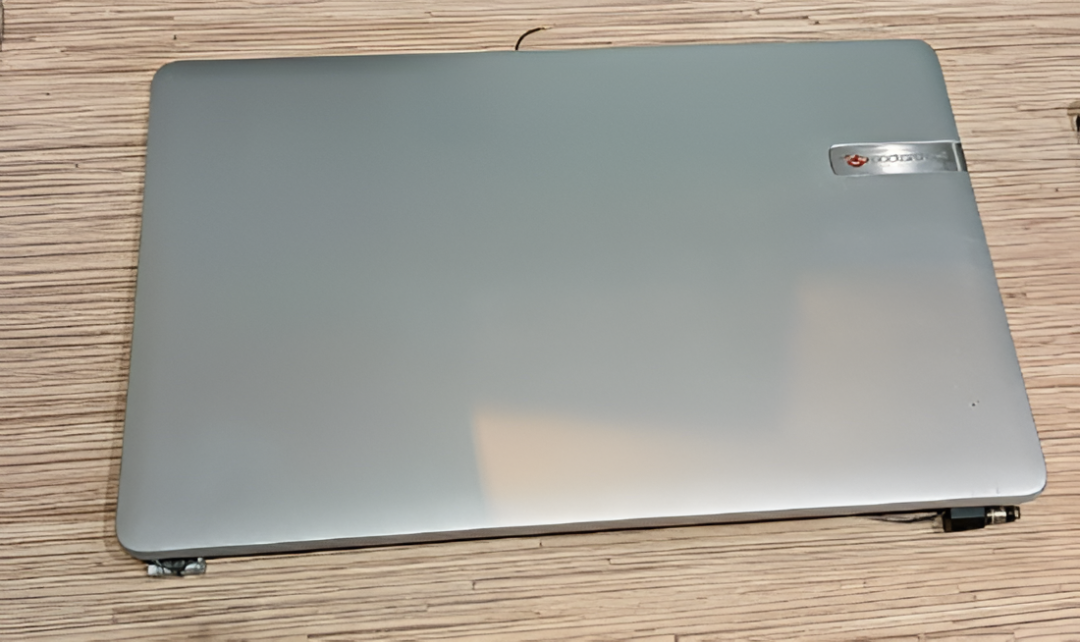 Верхняя крышка матрицы + петли дисплея для ноутбука Packard Bell EasyNote TE11HC серебристая