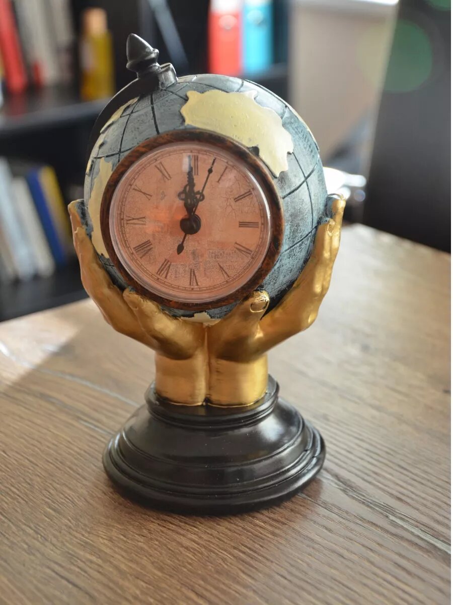 Часы настольные интерьерные