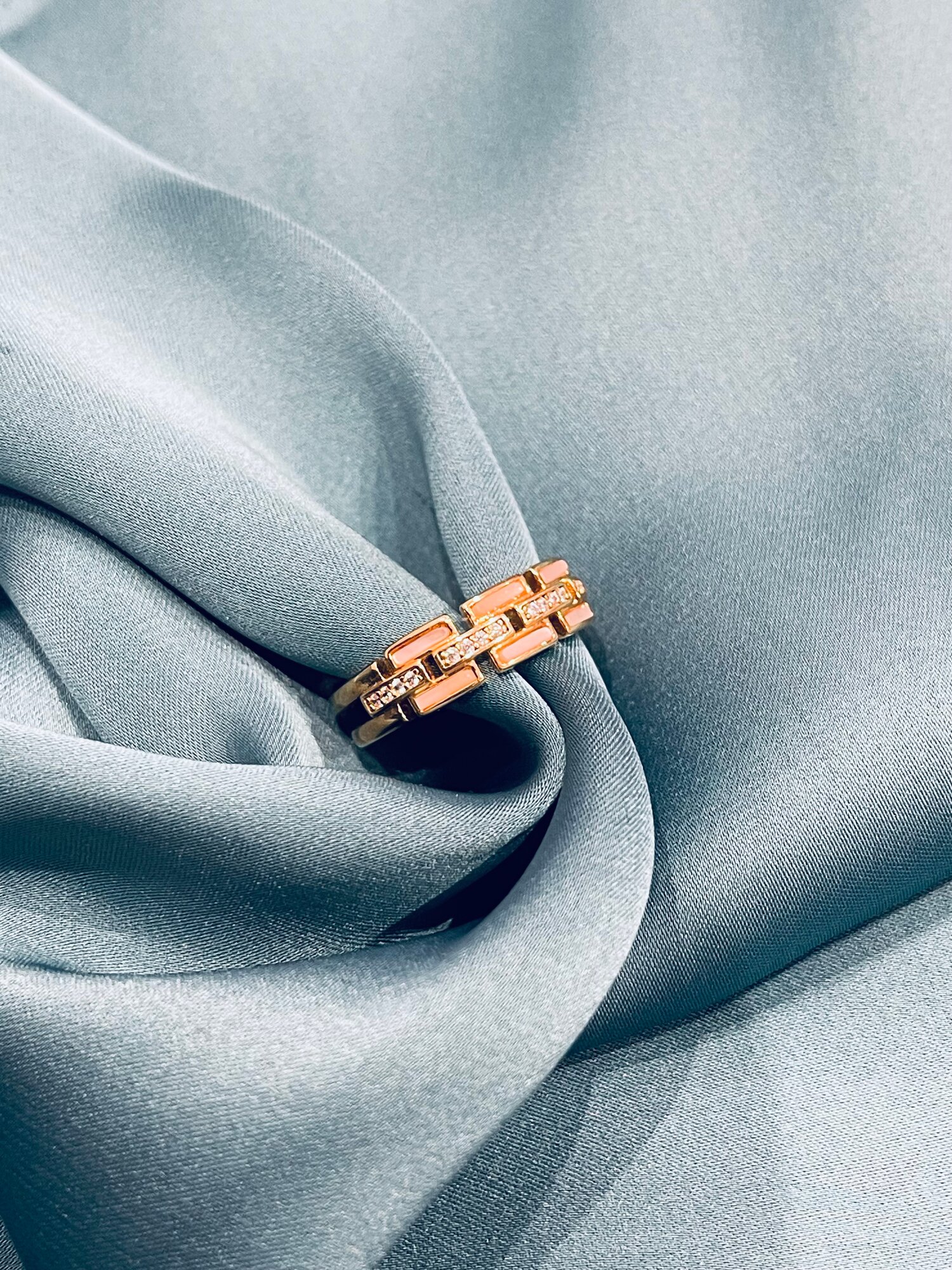Кольцо Jewellery by Marina Orlova, перламутр синтетический, безразмерное, золотистый — фото 1