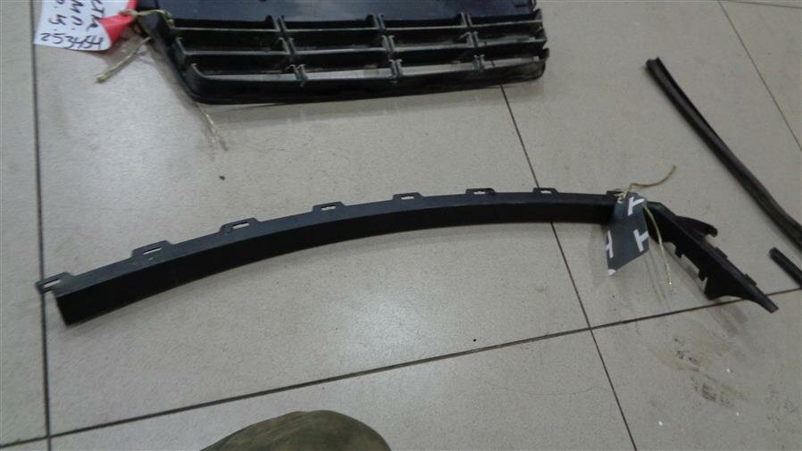 Накладка рамки двери передней правой от Ford Focus 3 2011-2018