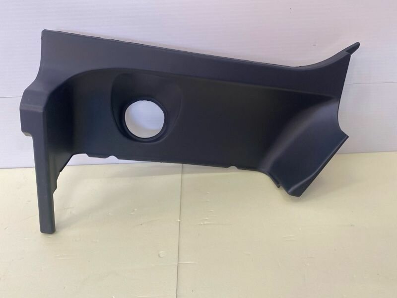 Накладка подножки, левая верхняя cr SCANIA P R G 5 серия (скания)