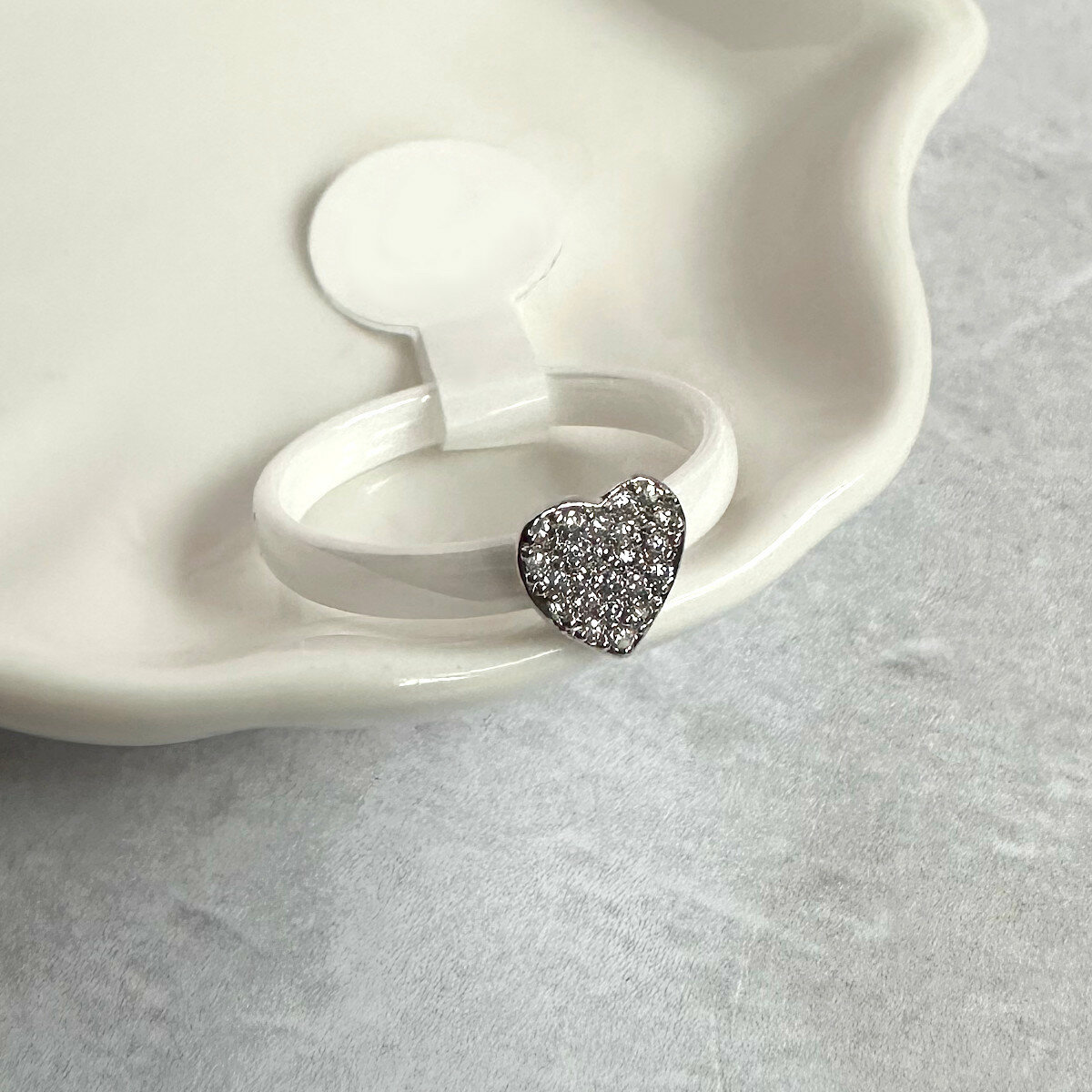 Кольцо помолвочное, циркон