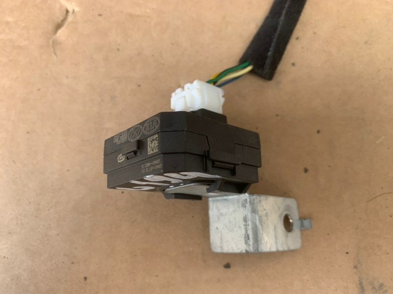 Блок иммобилайзера Kia Rio JB G4EE 2005 (б/у) 95420-1E000