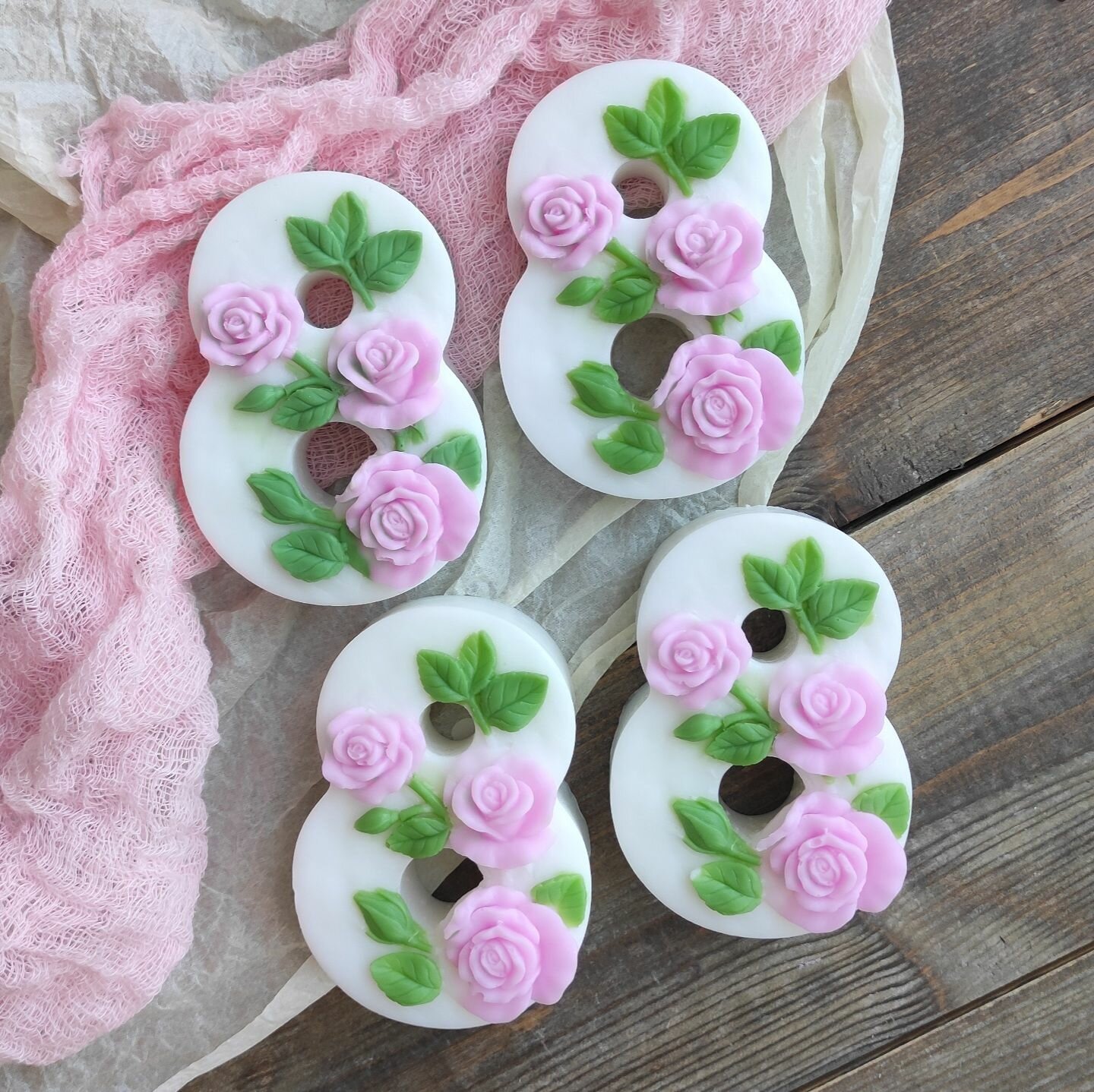 Мыло "Восьмерка с розами" подарок коллеге на 8 марта, 4 штуки в комплекте