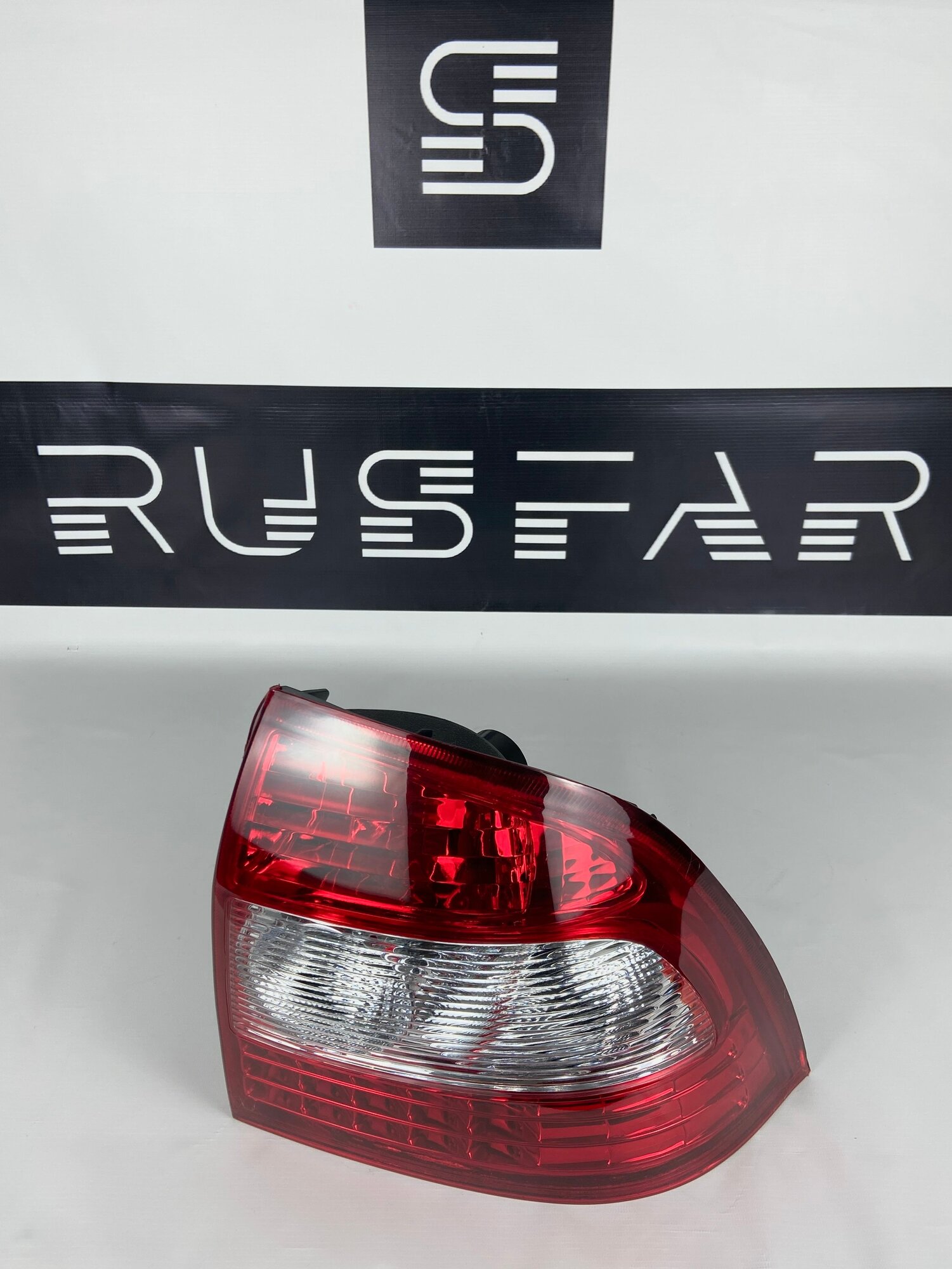 Фонарь в сборе русфар 21704 для LADA Priora ABS пластик диодный правый