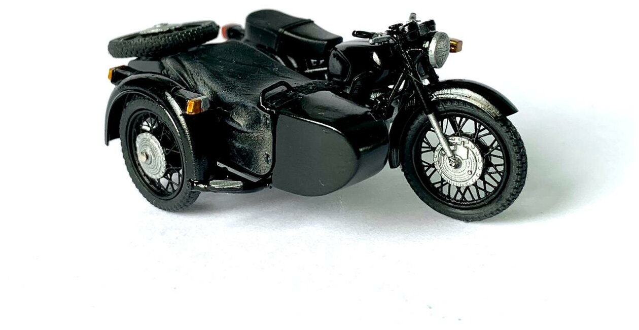 Днепр МТ-10 мотоцикл с коляской (чёрный) модель в масштабе 1:43