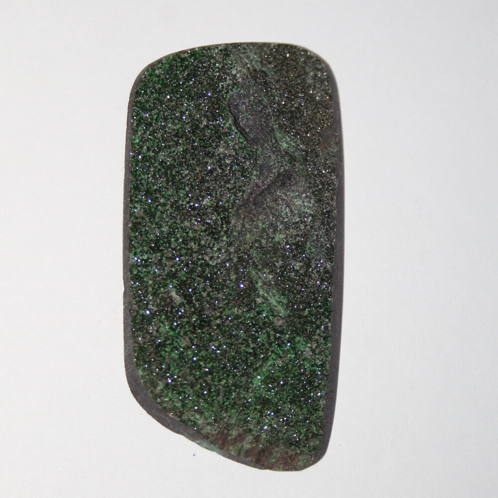 Коллекционный кабошон уваровит, 54х27х3 мм, Урал (Сараны), «True Stones»